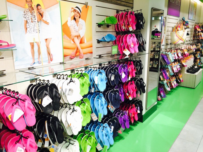 Celebrating the Crocs Flagship Store Opening with Vanessa Lachey ...