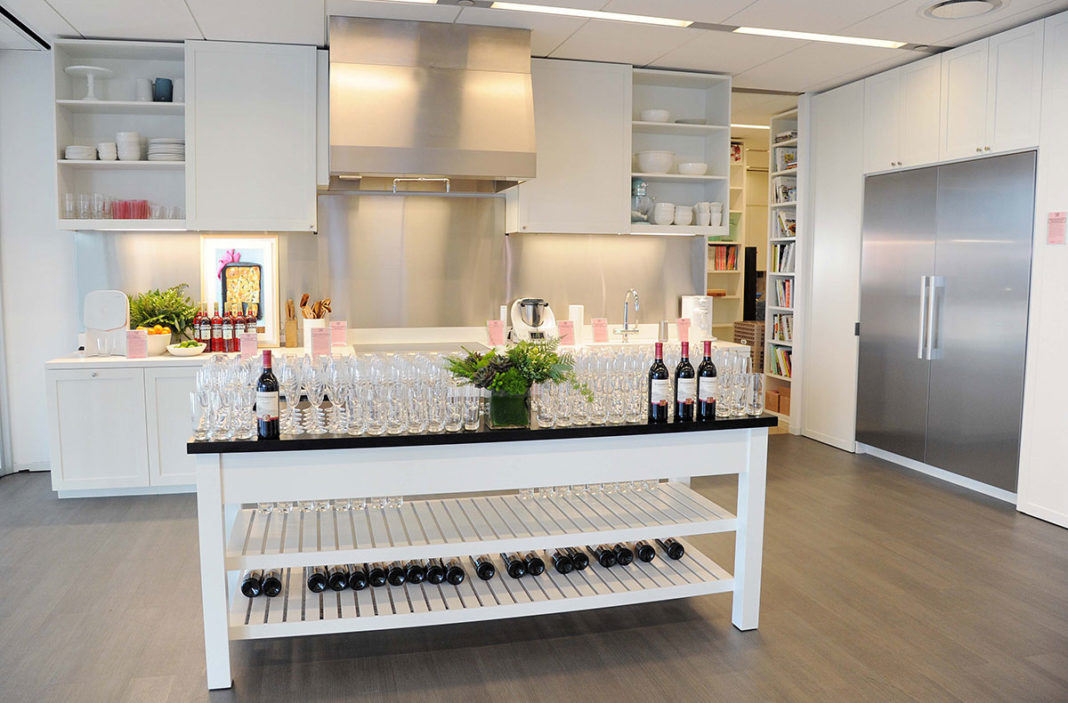 GH Kitchen of the Future with Debi Mazar and Gabriele Corcus - Pretty ...